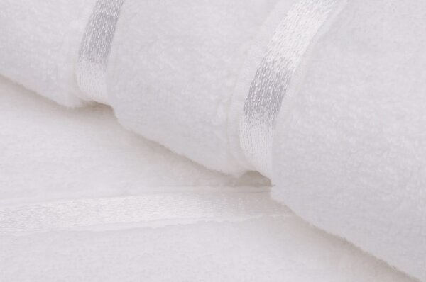 Zestaw 2 białych bawełnianych ręczników Foutastic Dolce, 50x90 cm | FAVI.pl