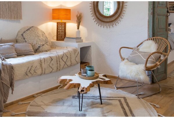 Biały wełniany puf Berber Soul – Lorena Canals | FAVI.pl